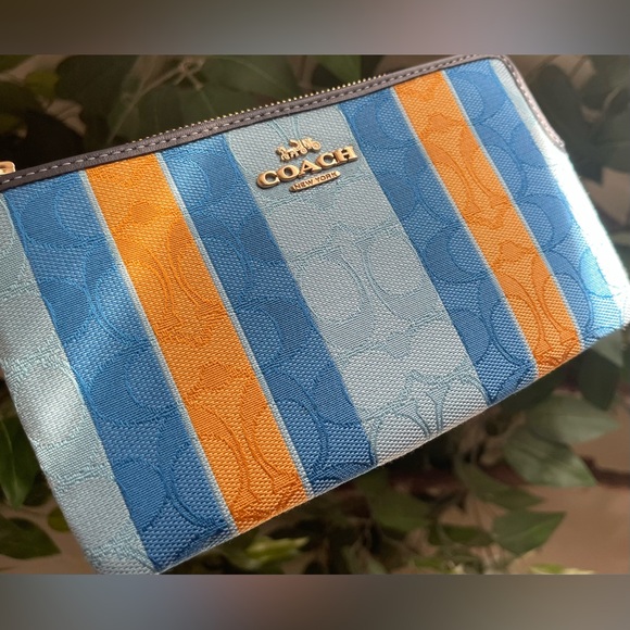 Coach | Bags | Coach Large Zip Wristlet Jacquard With Stripes Nwot ...